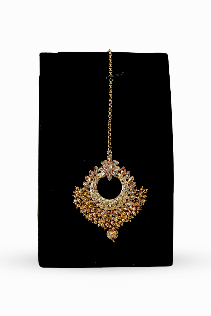 Beauitiful White Stone Embellished Mangtika