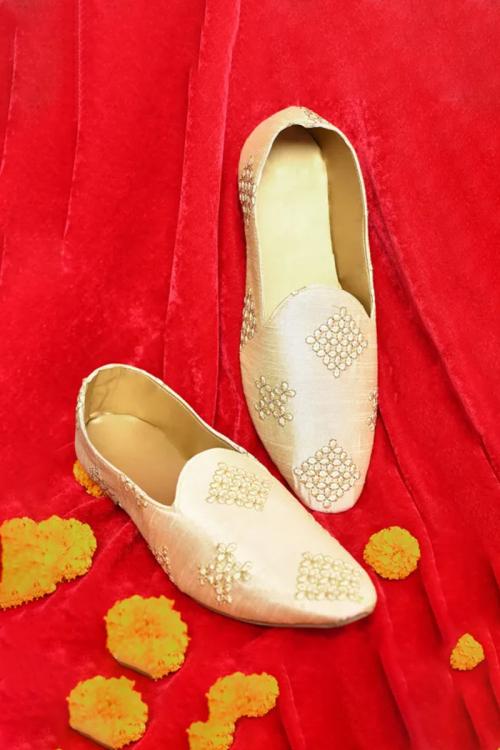Authentic Indian Shoes for Men & Women - Jutti & Mojari UK