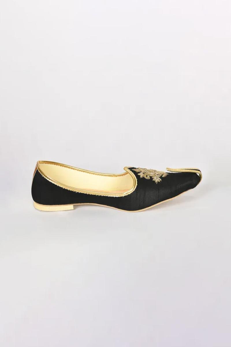 Traditional Black Mojari with Embroidery For Men's