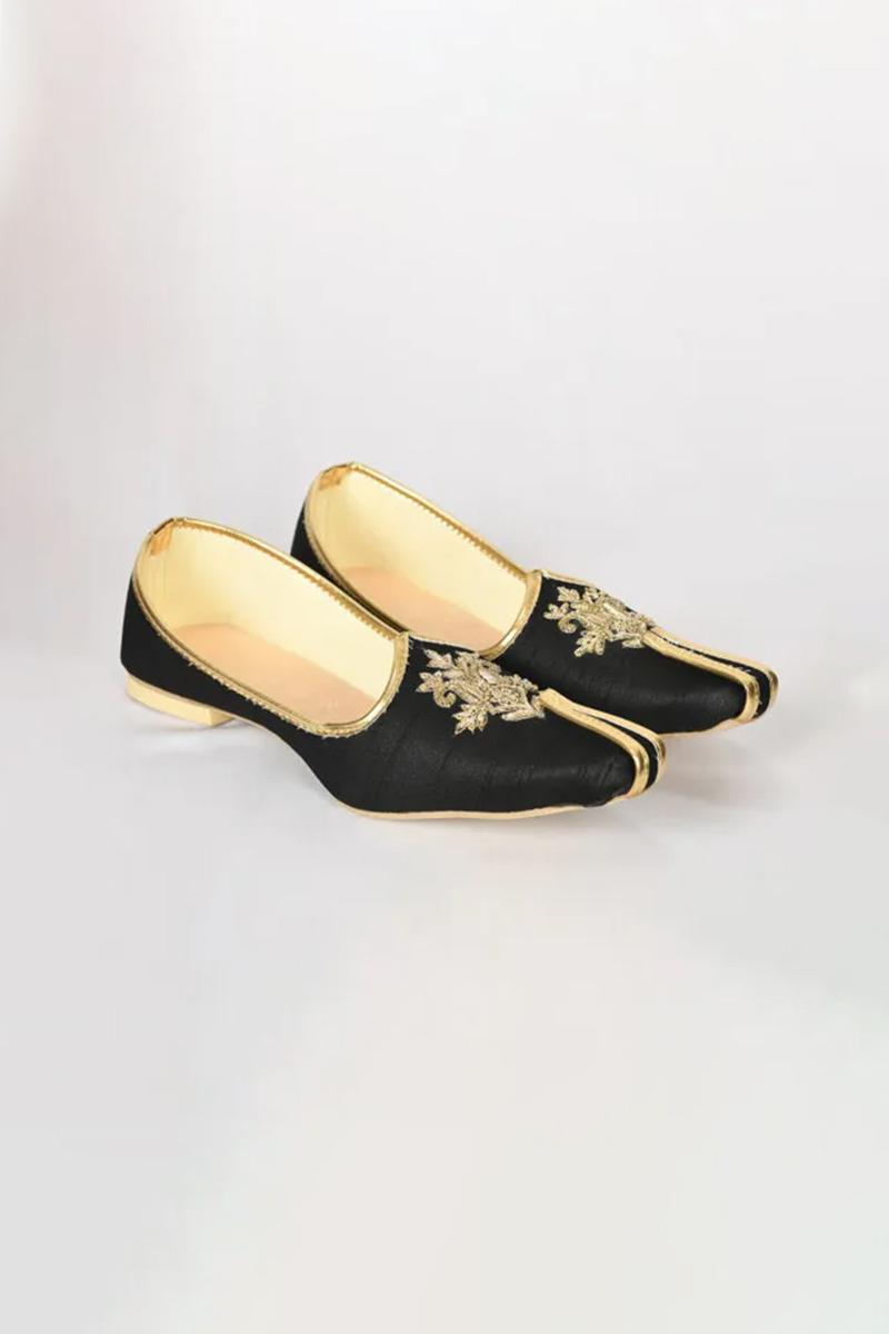 Traditional Black Mojari with Embroidery For Men's
