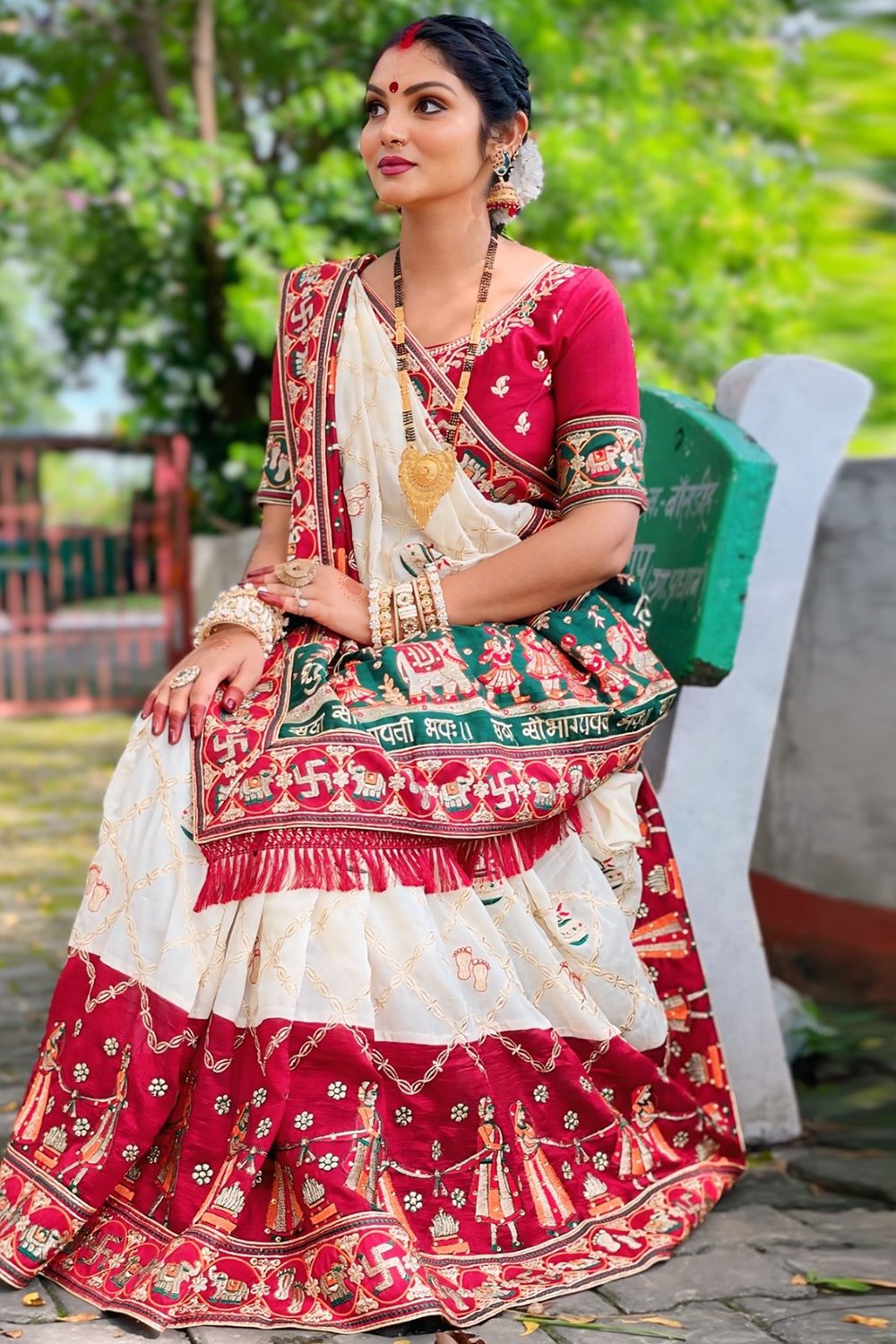Off White Silk Blend Embroidered Broad Border Saree SARV191529