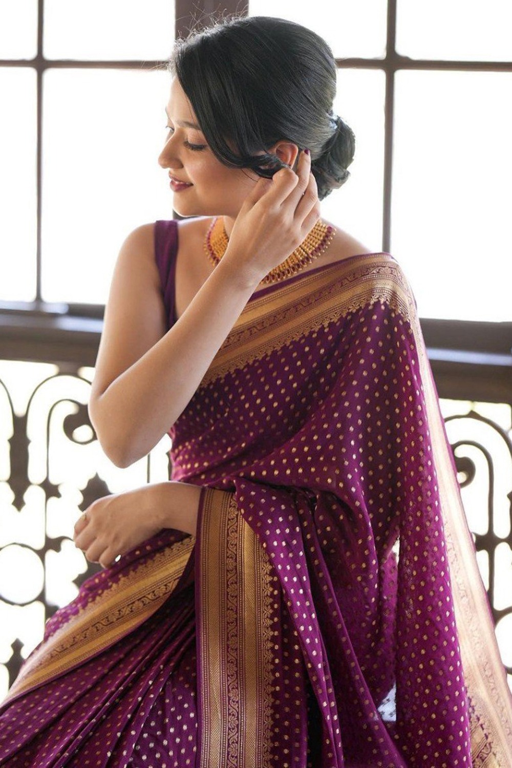 Purple Silk Woven Zari Broad Border Saree SARV189183